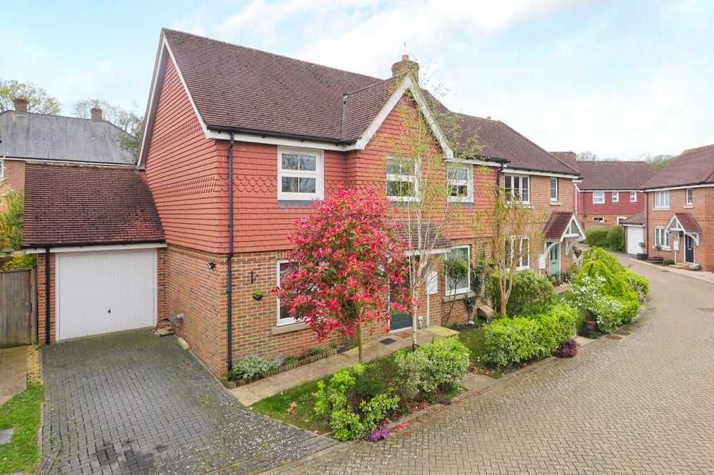 Property Details for Gournay Road: Hailsham East Sussex BN27 3GE ...
